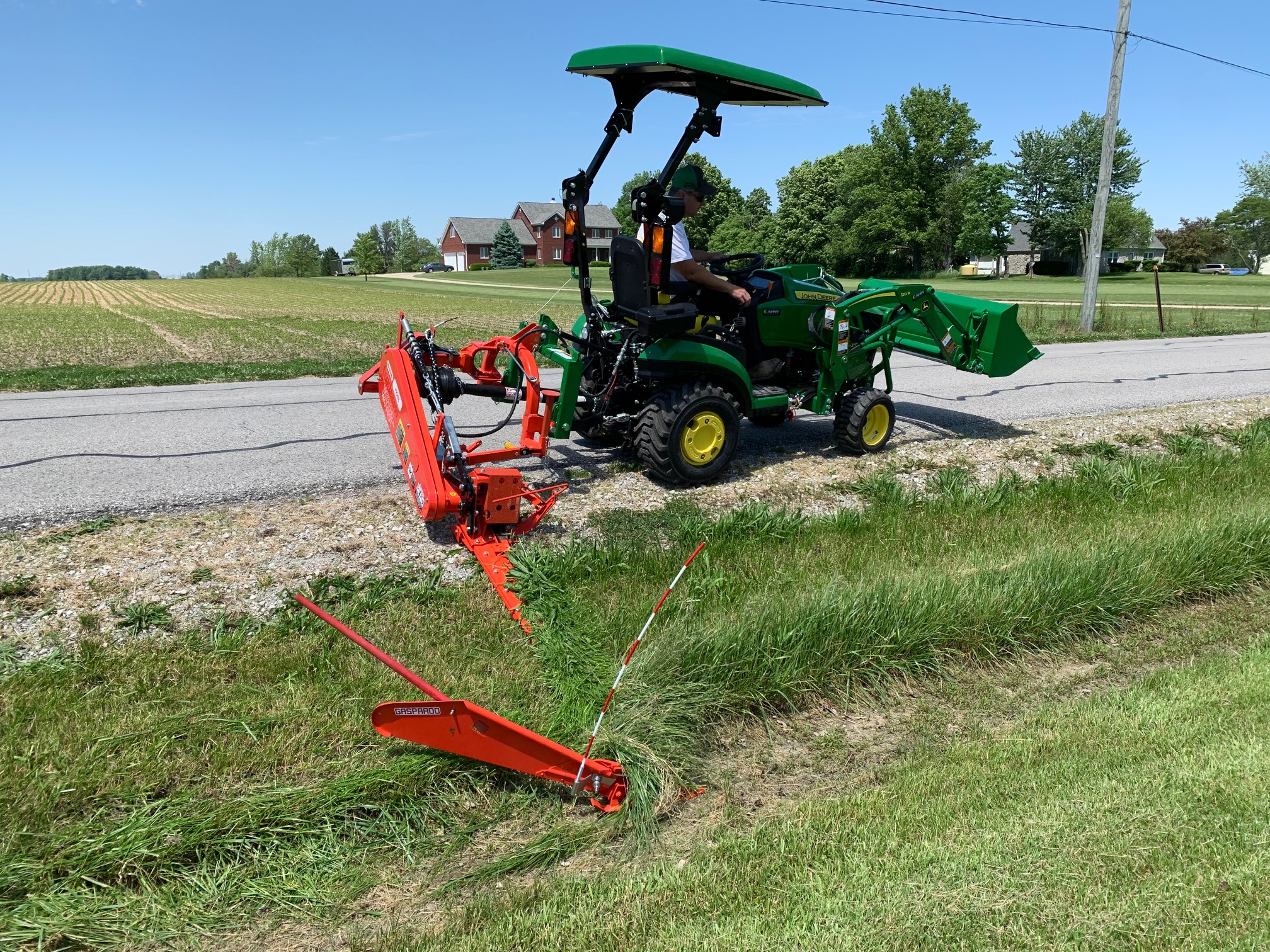 MASCHIO FIORE 205 S "WEEKEND WARRIOR" - 81" Sickle Bar(Hydraulic Lift